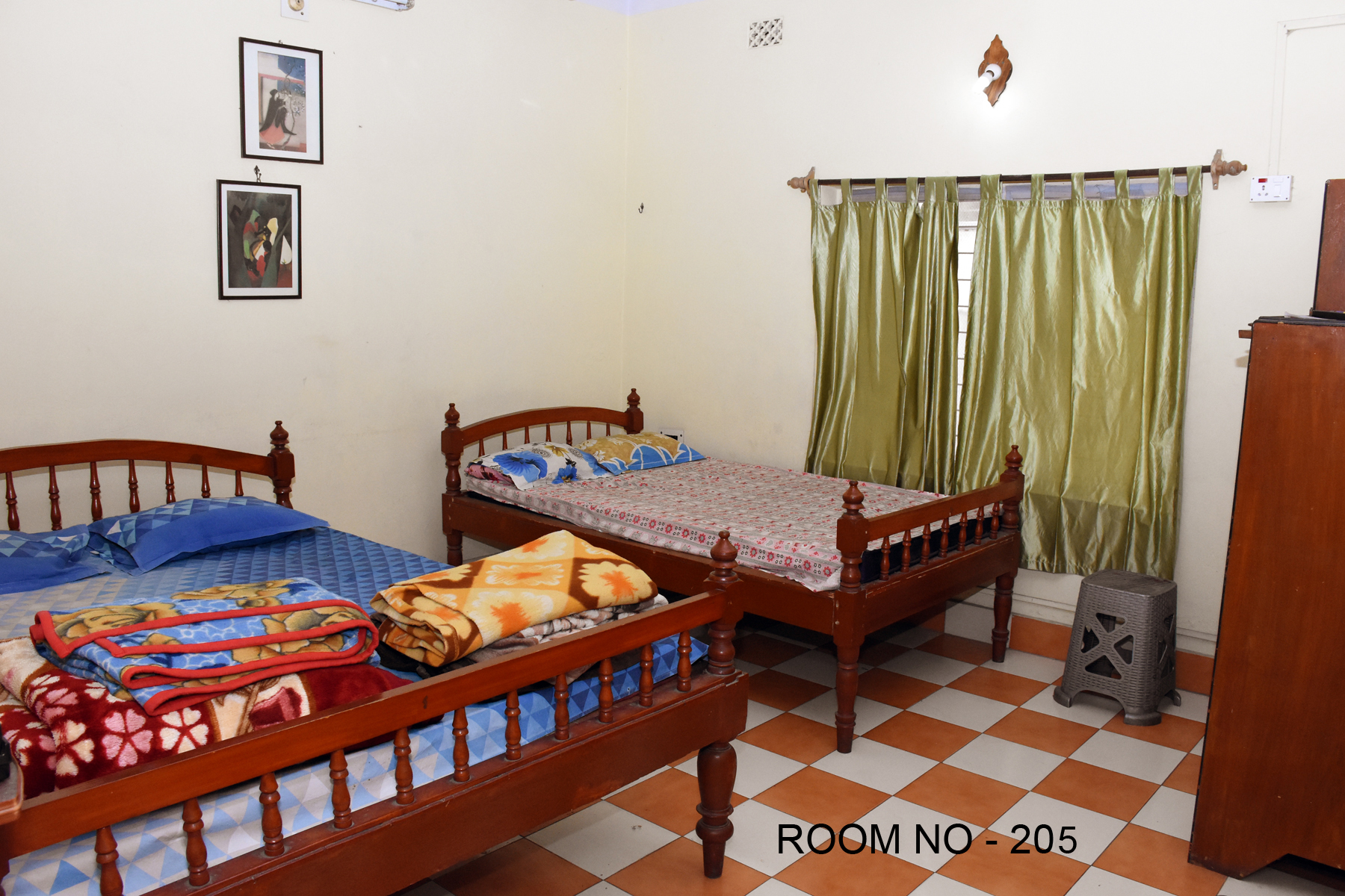Four Bedded Room - Suhasini Guest House